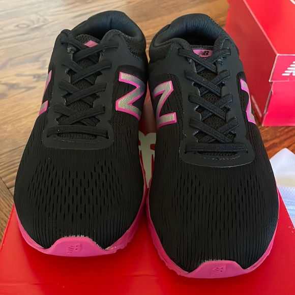New Balance | Shoes | New Balance Fresh Foam Bungee Laces Sz 35 | Poshmark